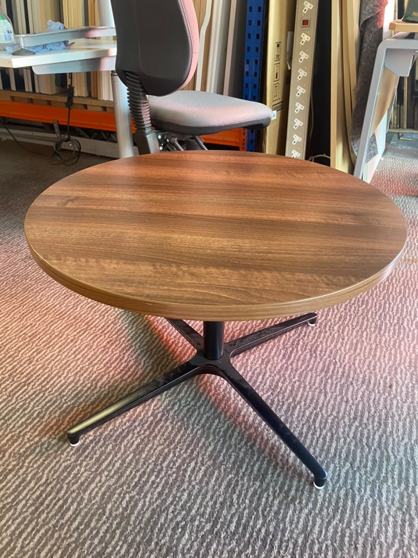 470 x 700 round table - Cornwall Office Furniture