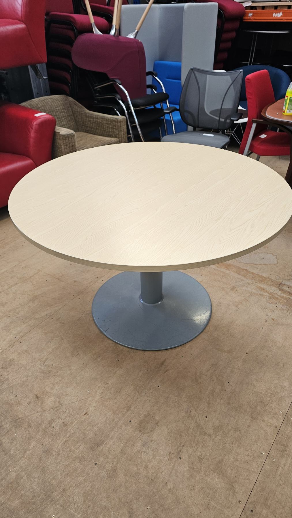 Maple 1200mm round table - Cornwall Office Furniture