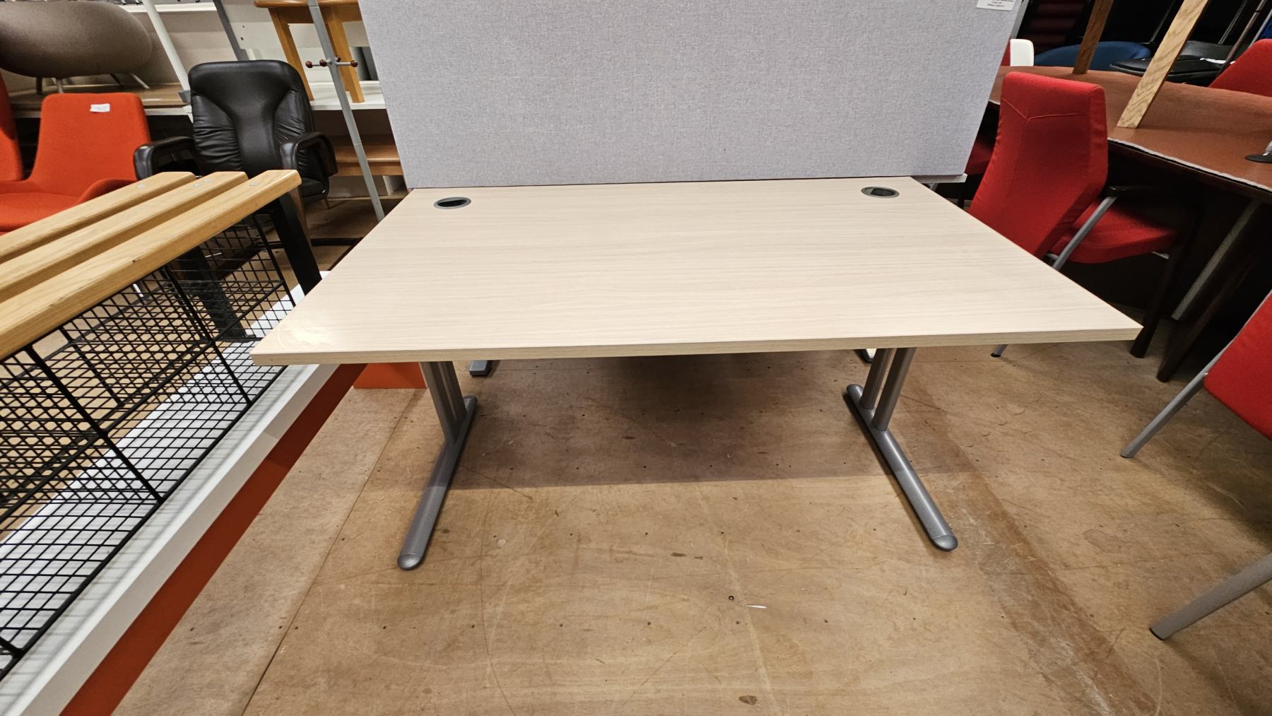 Light walnut desk 1400x800 - Cornwall Office Furniture
